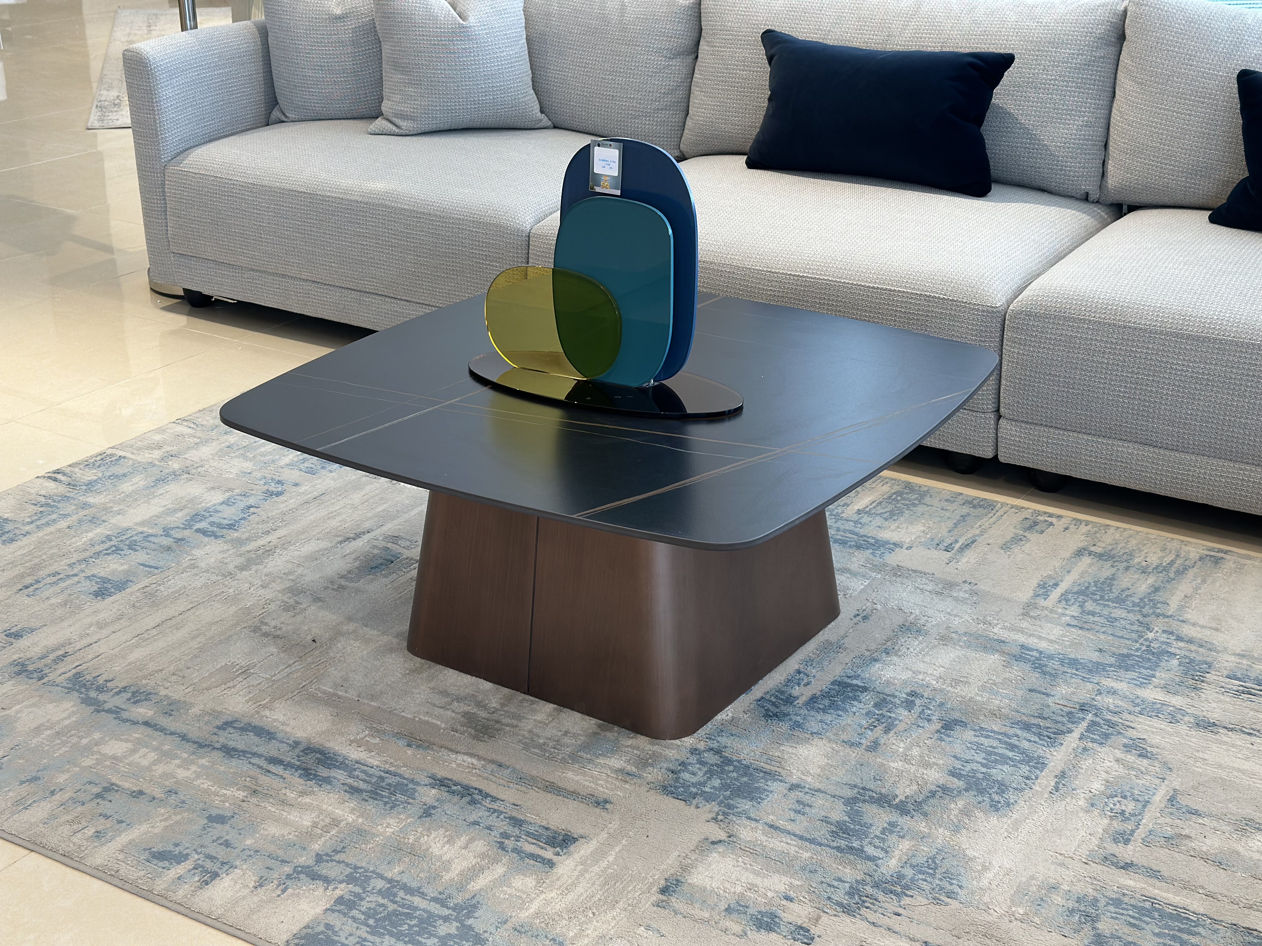 Modern single table CM28